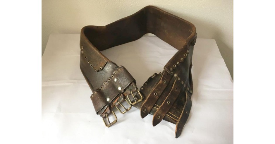 Chimir de oier din Transilvania, curea veche, brau, din piele ...