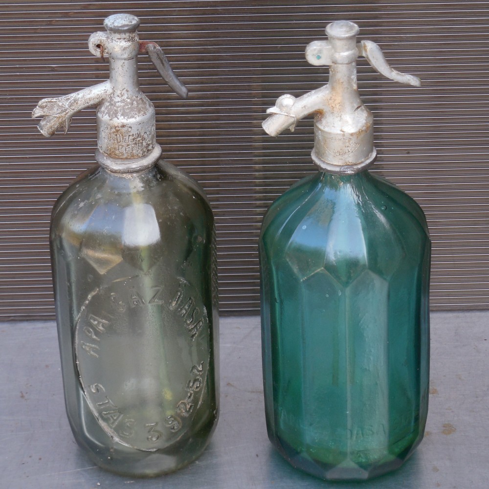 SET 2 STICLE VECHI DE SIFON - APA GAZOASA | arhiva Okazii.ro