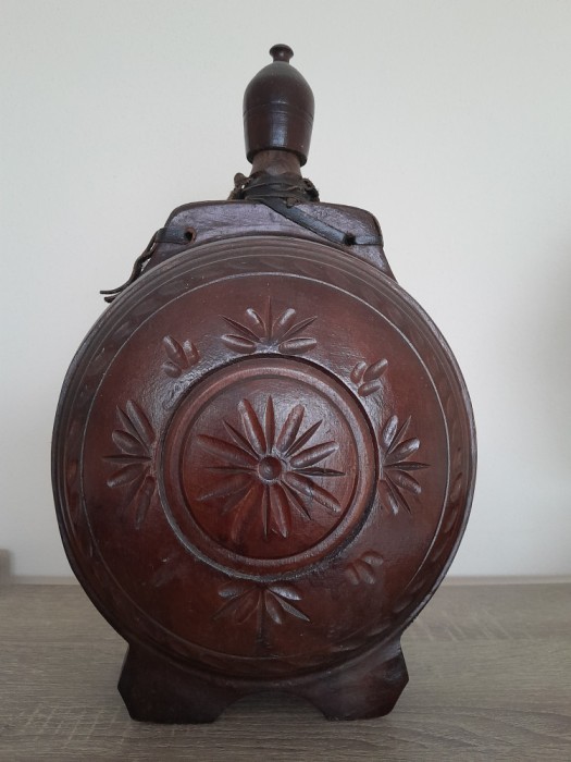 Plosca veche vintage din lemn tuica vin sculptata manual decor nunta ...