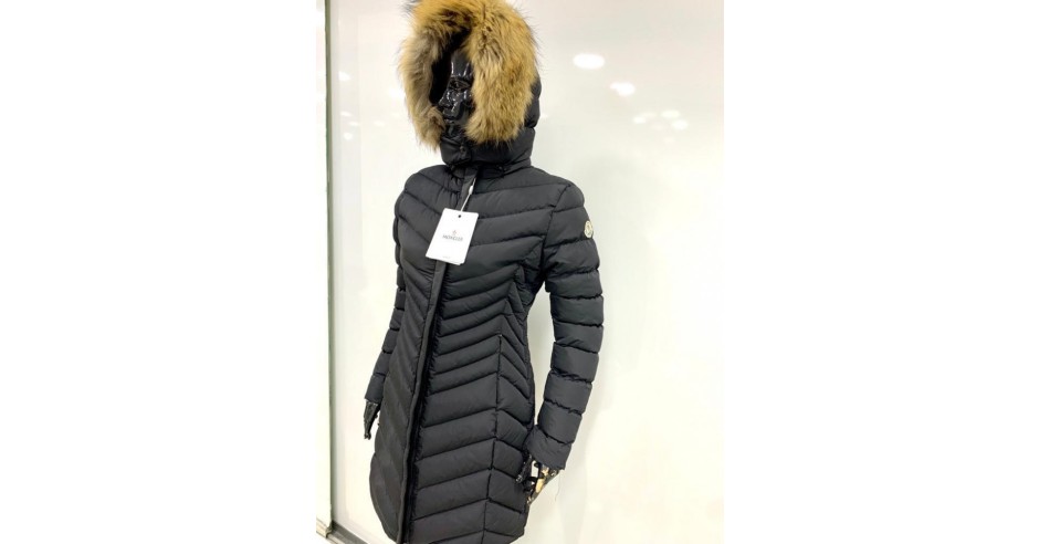 Geaca Moncler lunga dama,marime M,neagra | arhiva Okazii.ro