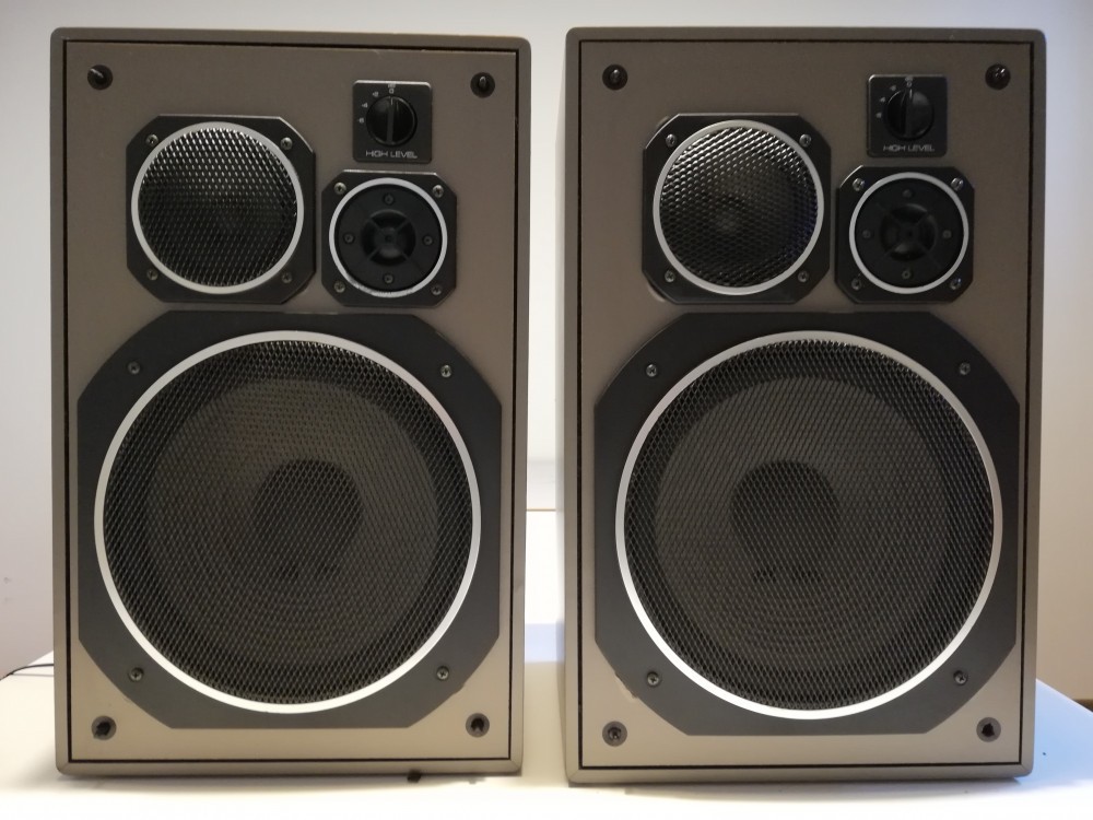 Set Boxe GRUNDIG (model Vintage) - 3 cai/80 watt/4-8 Ohm - Impecabile ...