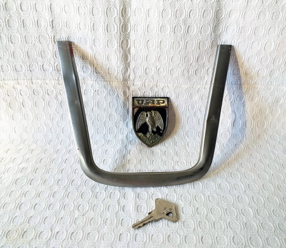 Sigla Dacia 1300 UAP , emblema veche autoturism Dacia cu vulturul ...