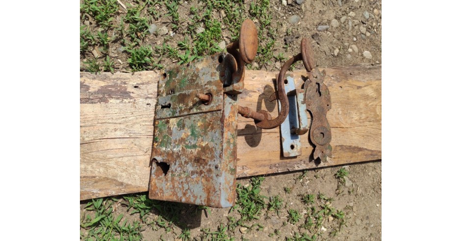 Iala veche/ zar vechi de usa baroc, rezervat | arhiva Okazii.ro