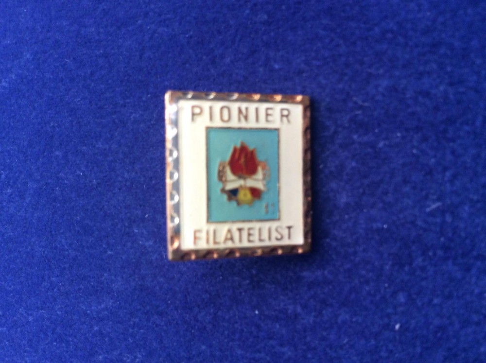 Insignă pionieri - Insignă România - Pionier - Pionier Filatelist ...