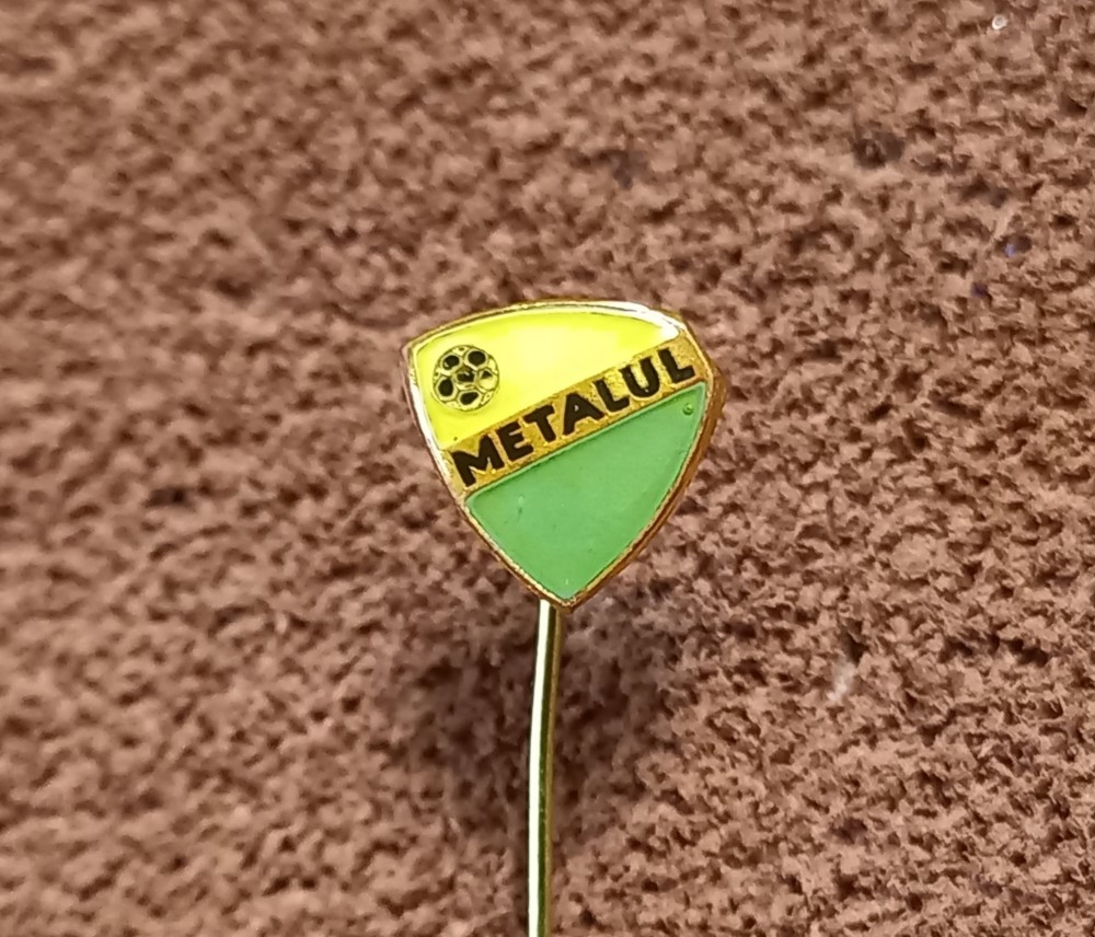 Insigna fotbal - "METALUL" BAIA MARE | Okazii.ro