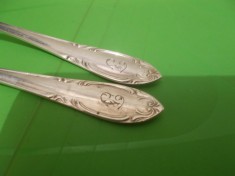 Doua LINGURITE din ARGINT decor relief , marcaj Suedia , gravate cu ...