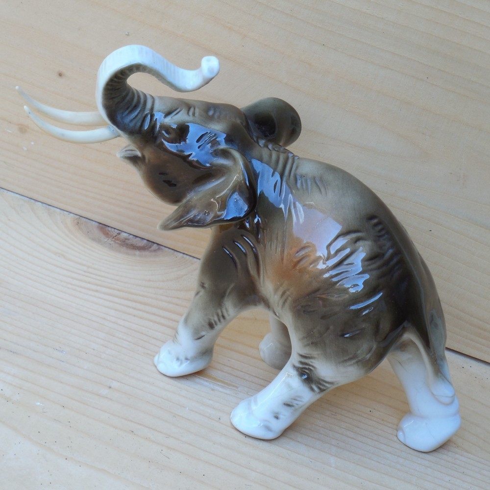 BIBELOU RAR ROYAL DUX - ELEFANT DIN PORTELAN CU COLTI DE FILDES ...