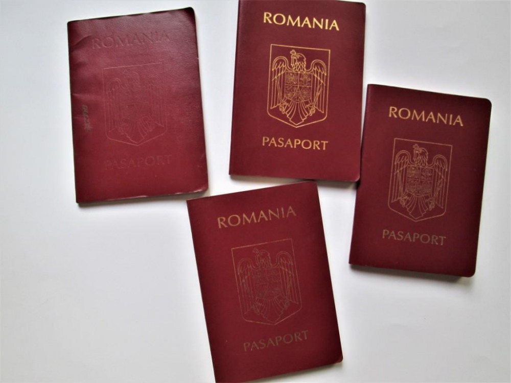 Lot, 4 Pasapoarte expirate, Romania: Piese de colectie. | arhiva Okazii.ro