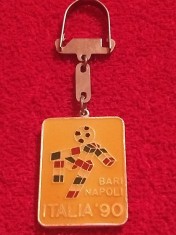 Breloc fotbal - ROMANIA la Campionatul Mondial ITALIA 1990 (mascota ...