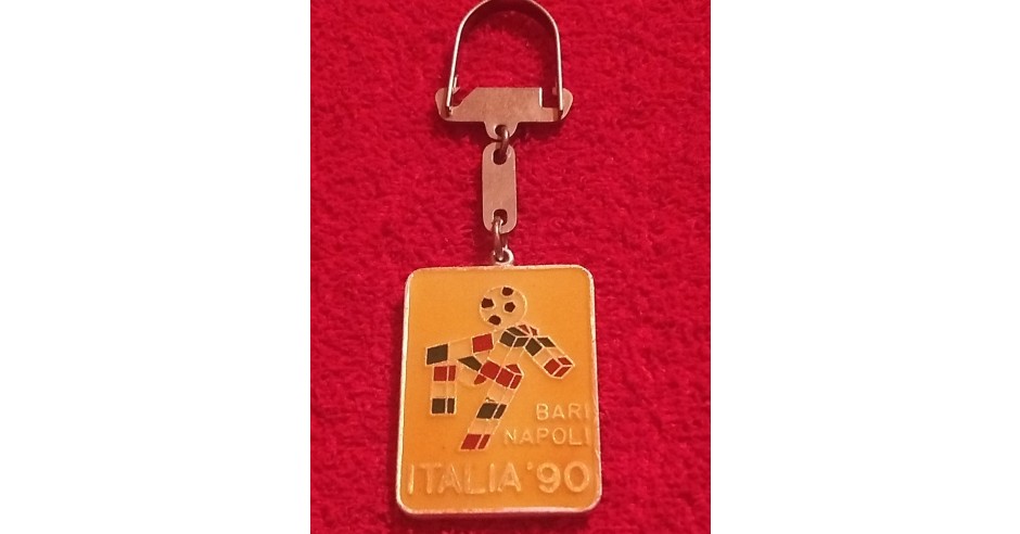Breloc fotbal - ROMANIA la Campionatul Mondial ITALIA 1990 (mascota ...
