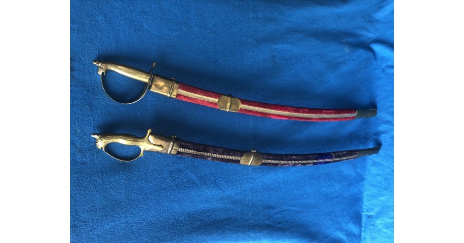 Sabie,pereche de sabii vechi,franceze,maner din bronz,pentru panoplie ...