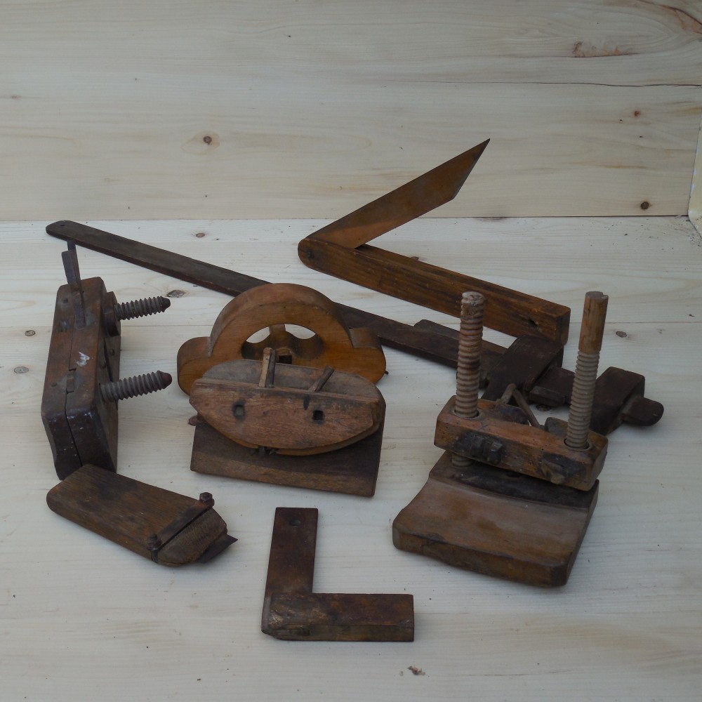LOT SCULE VECHI DE TAMPLARIE - FRUMOS EXECUTATE - VECHI ANII 1800 ...