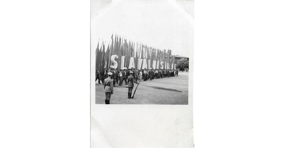 D339 Slava lui Stalin 23 august 1952 Bucuresti | arhiva Okazii.ro