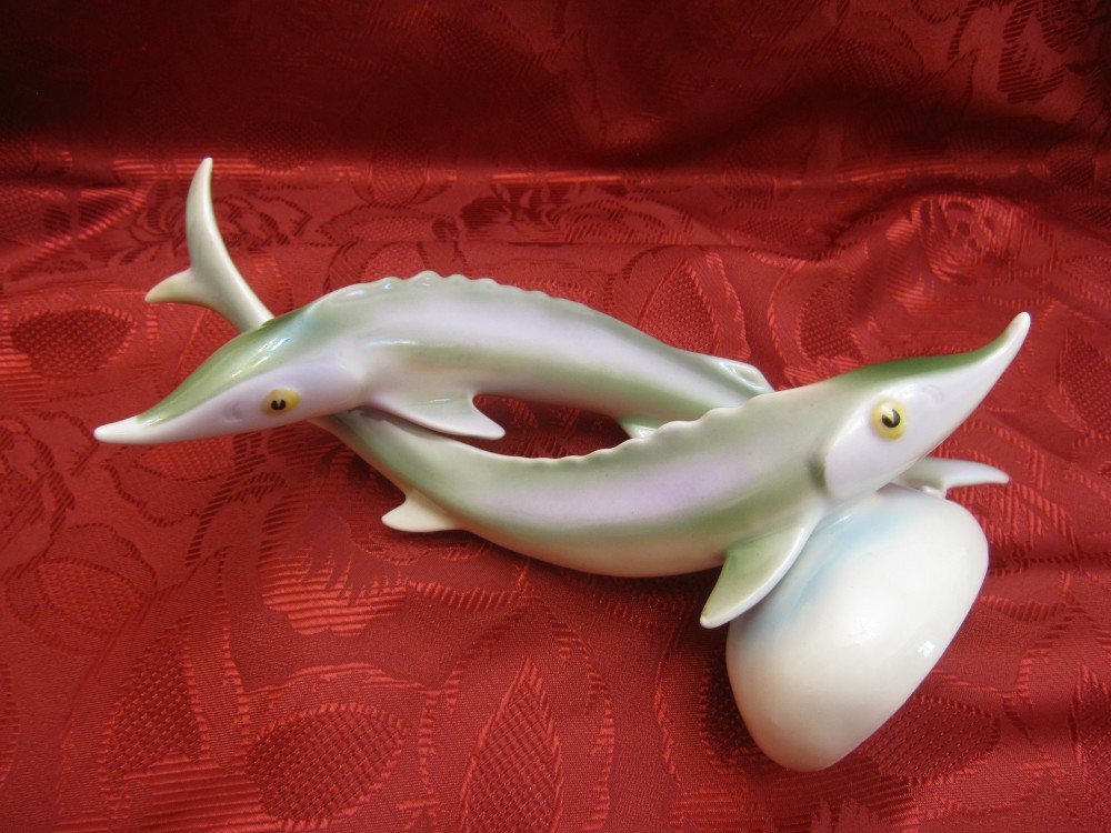 STATUETA / BIBELOU PORTELAN HOLLOHAZA UNGARIA - PESTE - STURION ...