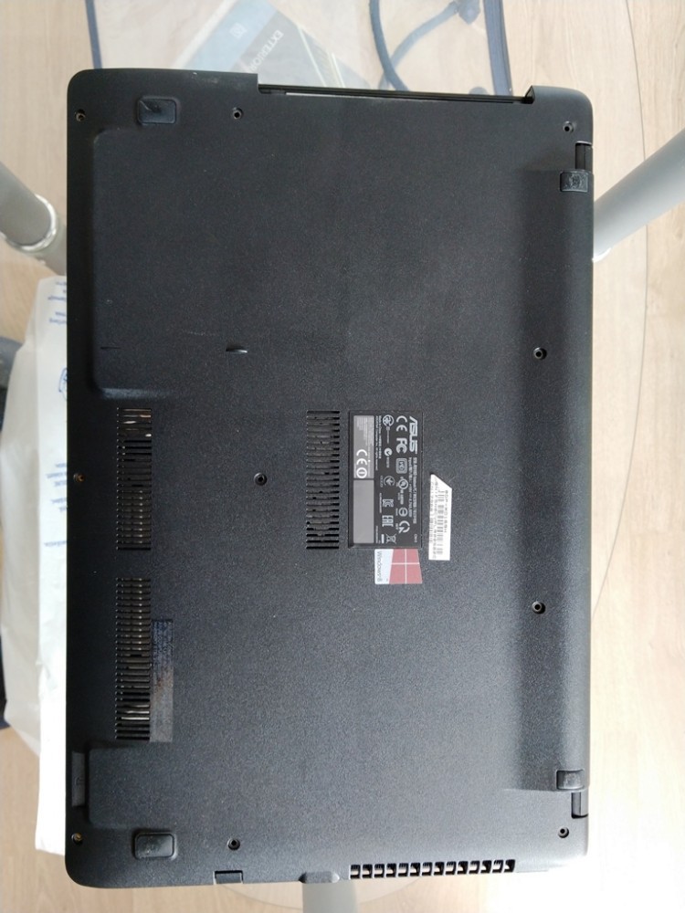 Dezmembrez Asus R510D | arhiva Okazii.ro