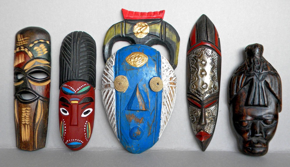 Set 5 masti africane sculptate in lemn, modele deosebite, arta africana ...