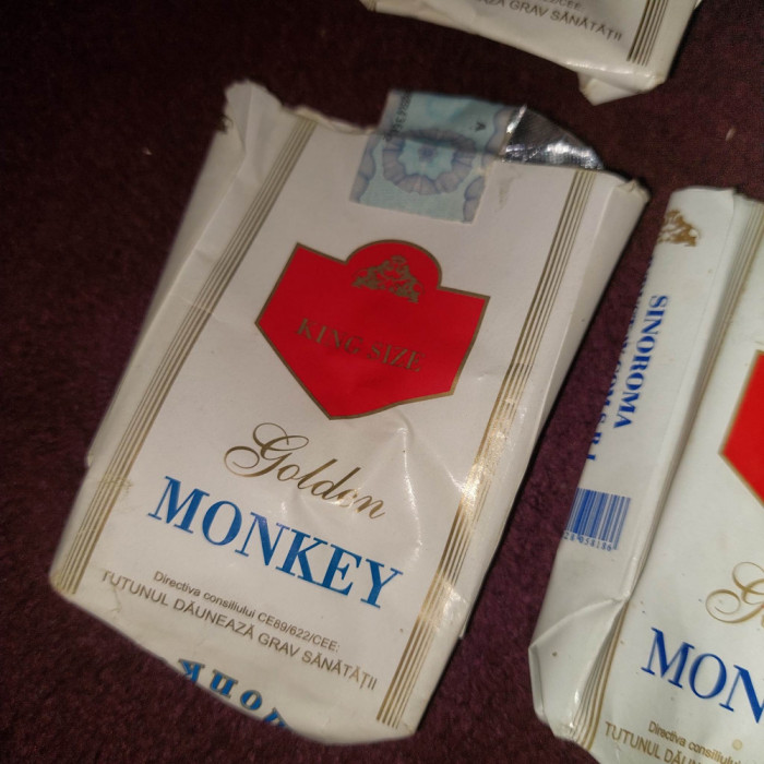 Ambalaje vechi reclame tigari,4 pachete tigari Golden MONKEY King Size ...