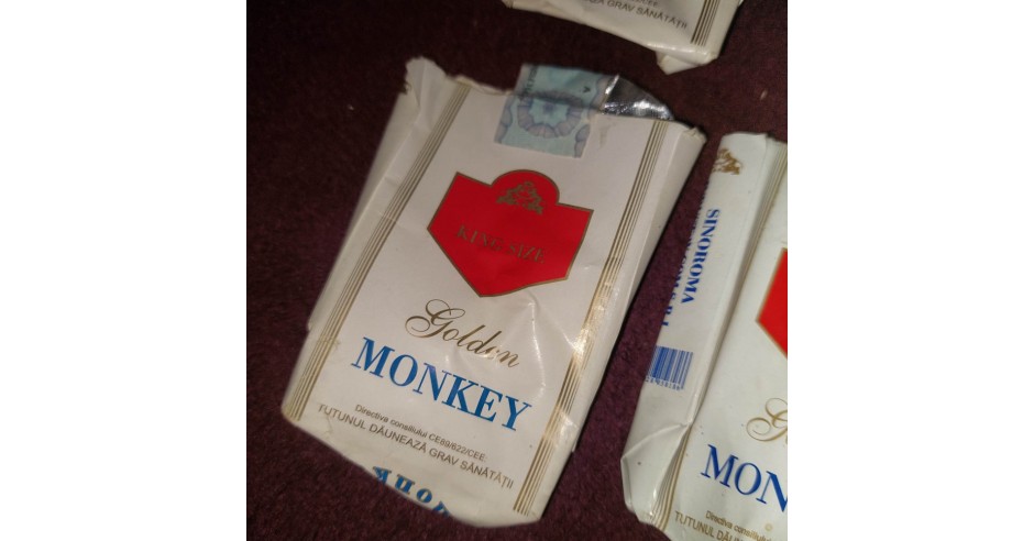 Ambalaje vechi reclame tigari,4 pachete tigari Golden MONKEY King Size ...