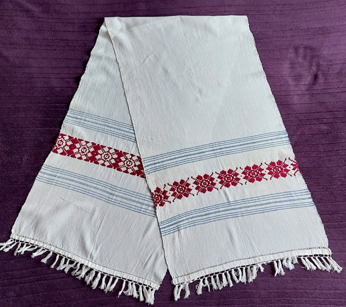 Stergar vintage traditional cusut cu motiv floral romanesc, 175x47cm ...