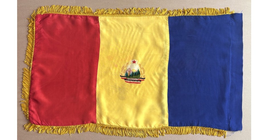 Steag RSR din matase pentru detasamentul de pionieri, cu franjuri aurii ...
