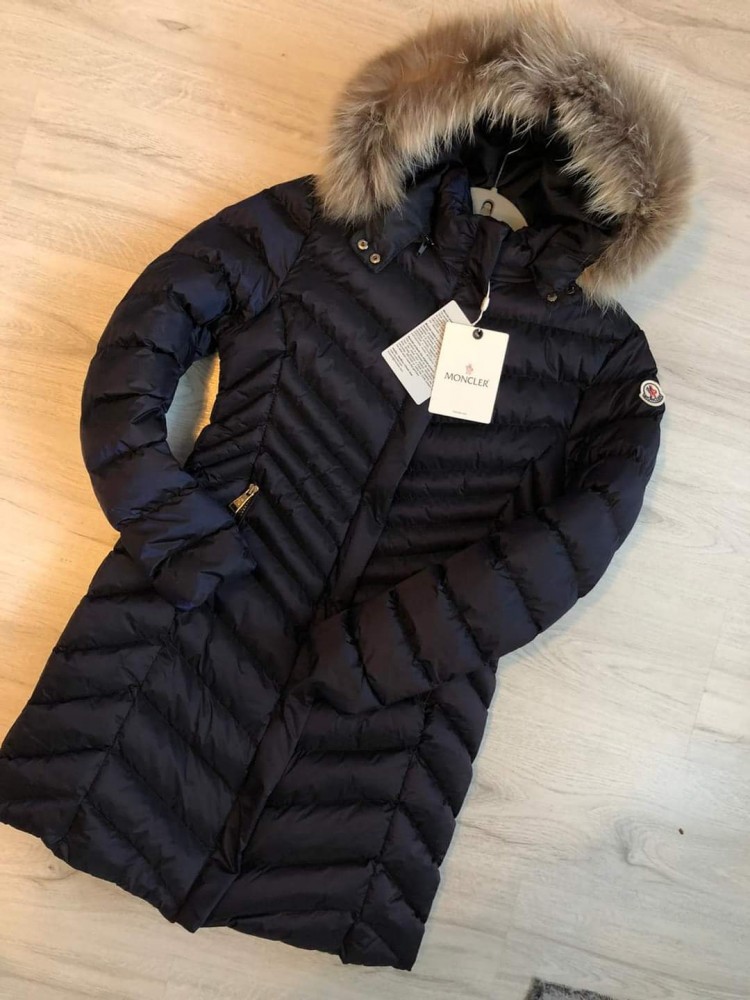 Geaca Moncler dama,marimea M,lunga,blana naturala | arhiva Okazii.ro