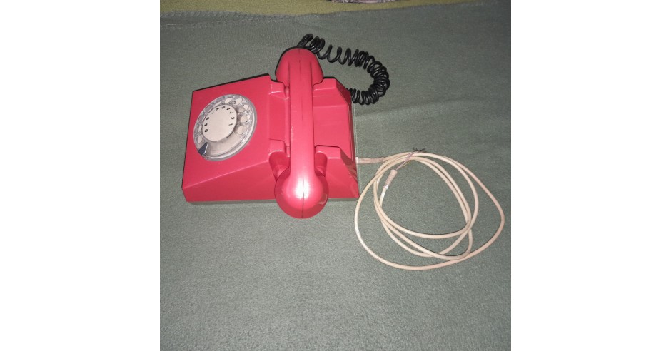 TELEFON VECHI CU DISC- TELEFON DE CULOARE ROSIE- TELEFON PERIOADA ...
