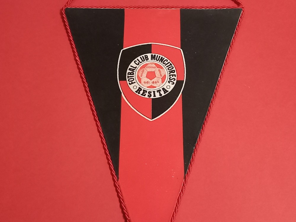 Fanion (model vechi) fotbal - FCM RESITA (dimensiuni mari 32x22 cm ...