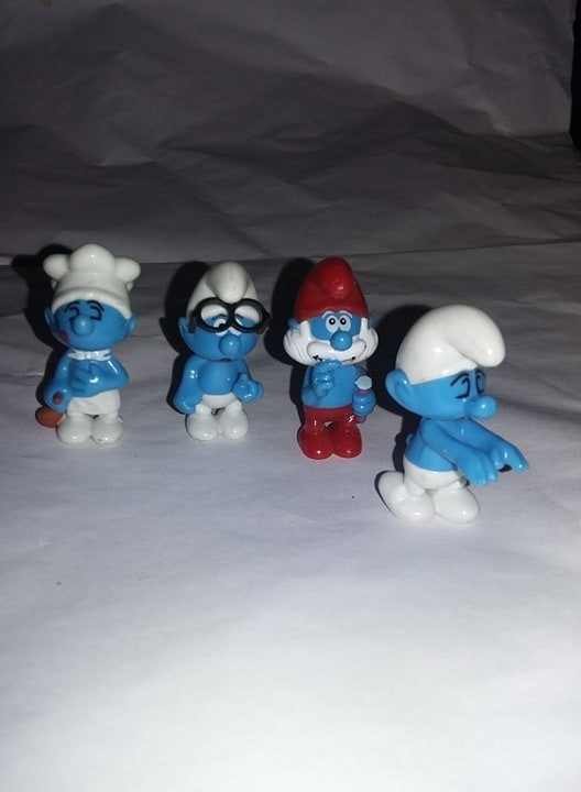 Jucarii vintage,Figurine strumfi-smurfs din desene Animate,stare foto ...