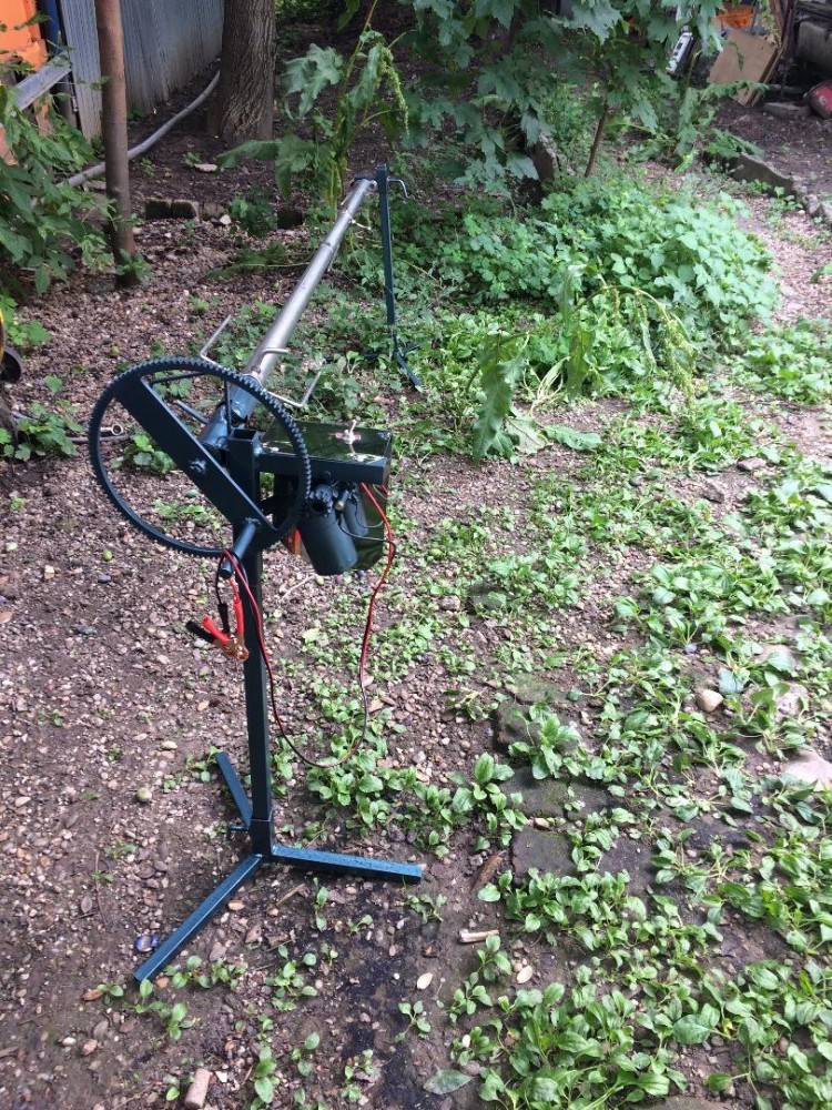 Rotisor electric la baterie auto 12v pentru miel, purcel, pui, vitel ...