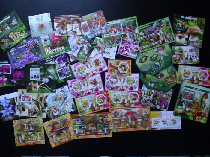 36 colite stampilate , timbre tematice Flora/Ciuperci (Lot 3021 ...