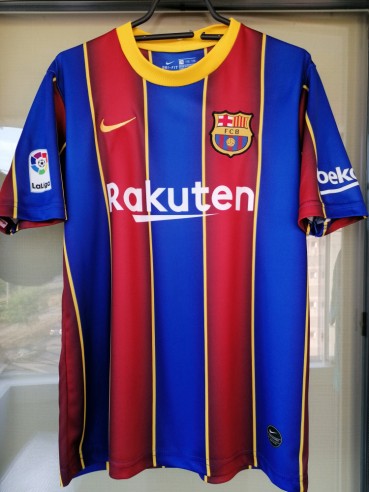 Tricou barcelona. Cumpara ieftin, pret bun