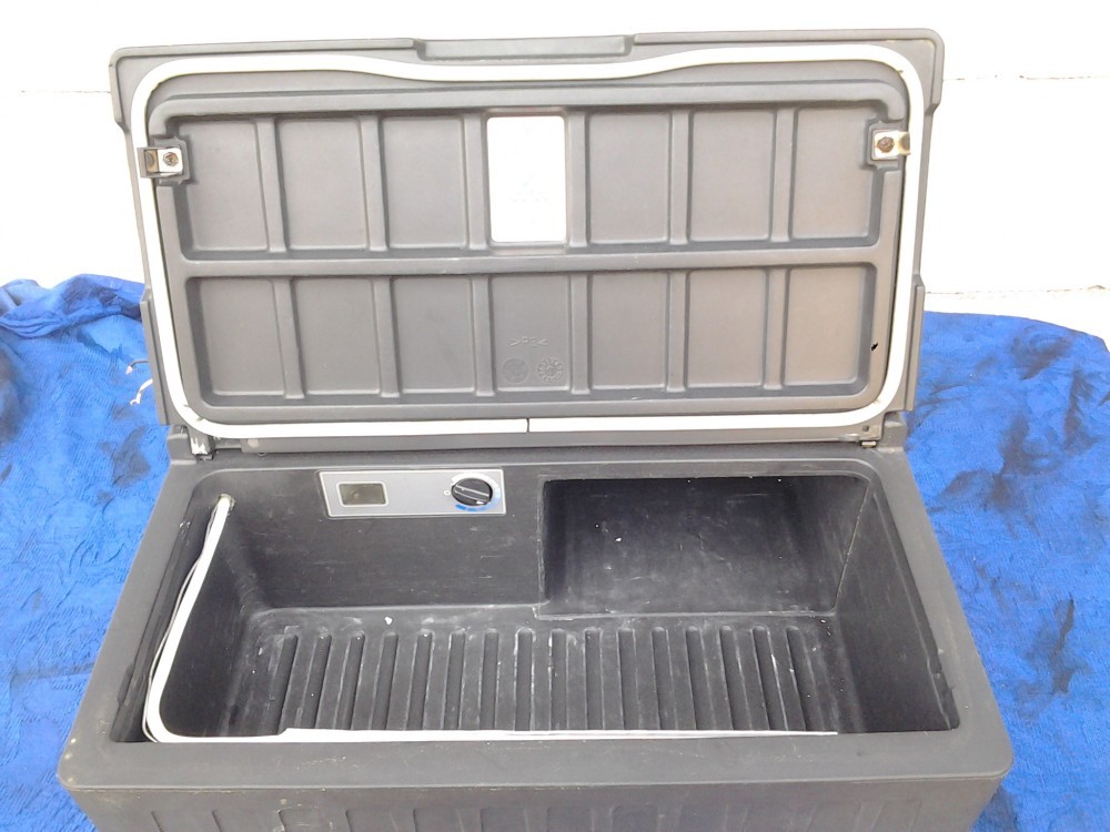 Frigider auto camion rulota cu compresor congeleaza 12V 24V | arhiva ...