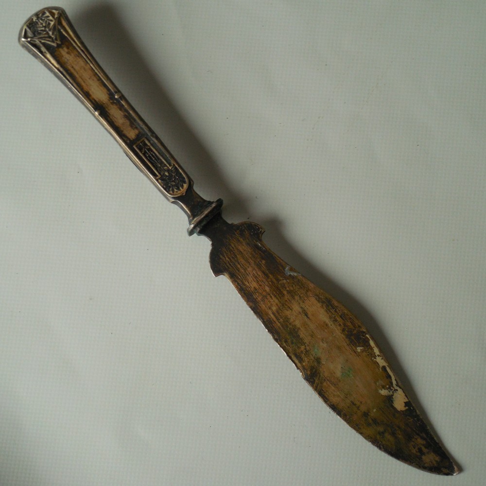 CUTIT MARE SI VECHI FACUT INTEGRAL DIN ARGINT GRAVAT ,800 - 26 X 3,5 CM ...