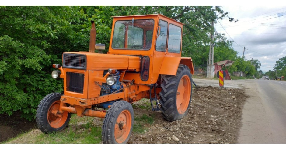 Vand tractor utb650 | arhiva Okazii.ro