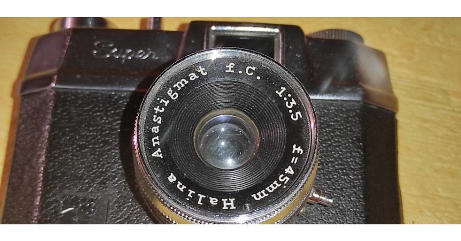 Aparat foto de colectie HALINA 35 X SUPER - Il vand ca defect pt. decor ...