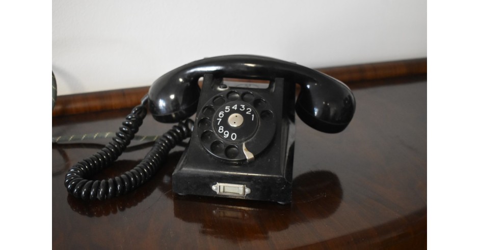 Telefon vechi TESLA cu disc / bachelita ebonita - anii 1950 / de ...