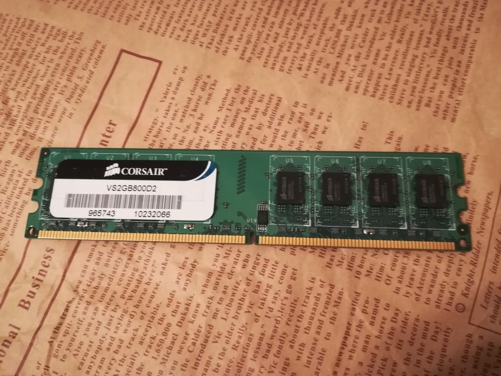 Memorie RAM PC 2Gb DDR2 800Mhz Corsair | arhiva Okazii.ro