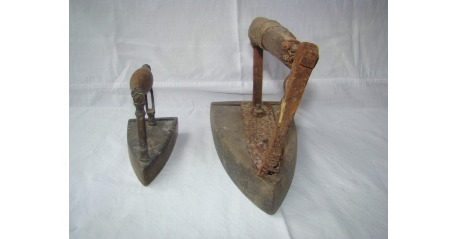 LOT 2 FIARE DE CALCAT DIN BRONZ SI FIER, VECHI | arhiva Okazii.ro