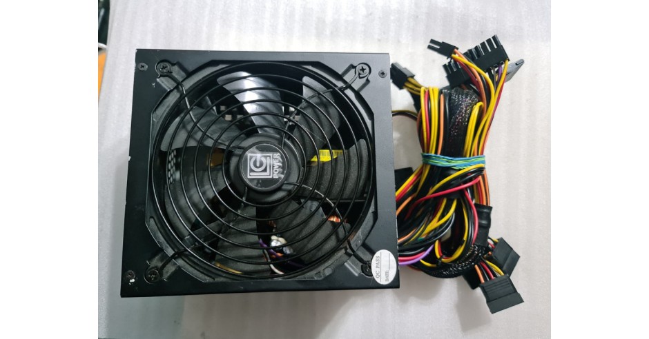 Sursa PC LC-Power LC6600GP2 V2.3 600W, 140 mm,PCI-E : 1x 6+2 pin, 1x 6pin | arhiva Okazii.ro