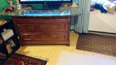 Comoda lemn masiv + Furnir +Placa marmura verde .Pretul este informativ ...