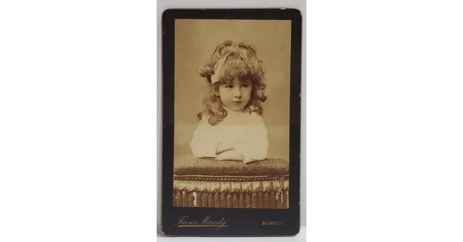 FOTOGRAF FRANZ MANDY , BUCURESTI , FETITA CU PAR ONDULAT , FOTOGRAFIE C ...