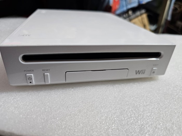 Consola Nintendo Wii RVL-101 (EUR) System, doar consola - White | Okazii.ro