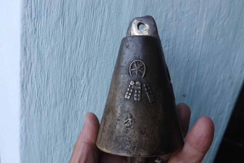Clopot sasesc din bronz.Sfarsitul anilor 1700,inceputul anilor 1800 ...