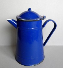 Carafa emailata pentru apa 3 litri, produs romanesc vintage Epoca de ...