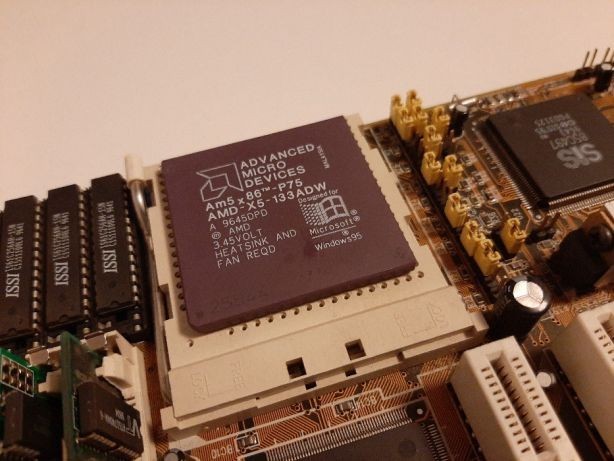 Procesor colectie socket 3 AMD 586 133Mhz P75 | arhiva Okazii.ro