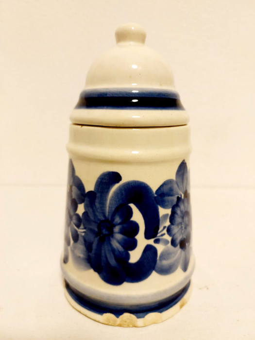 Vas ceramic cu capac, vintage, decorat cu flori albastre, din Cehia ...
