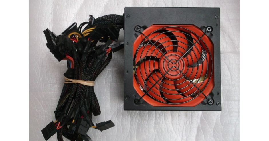 Sursa Gaming nJoy 600WRX, 600W Real Power, PFC Pasiv | arhiva Okazii.ro