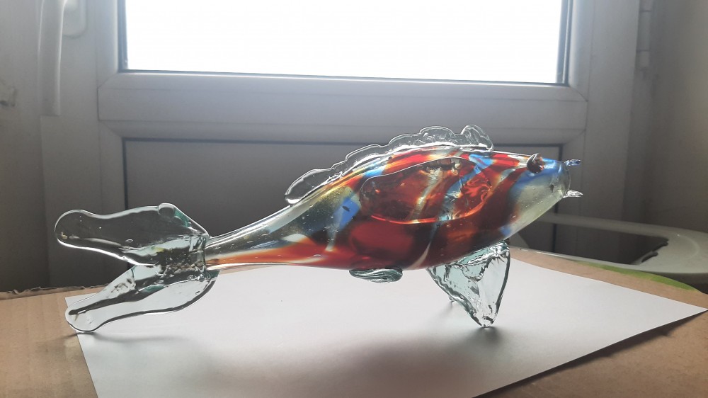 Bibelou: Peste din sticla colorat, perioada comunista, aprox 30 cm ...