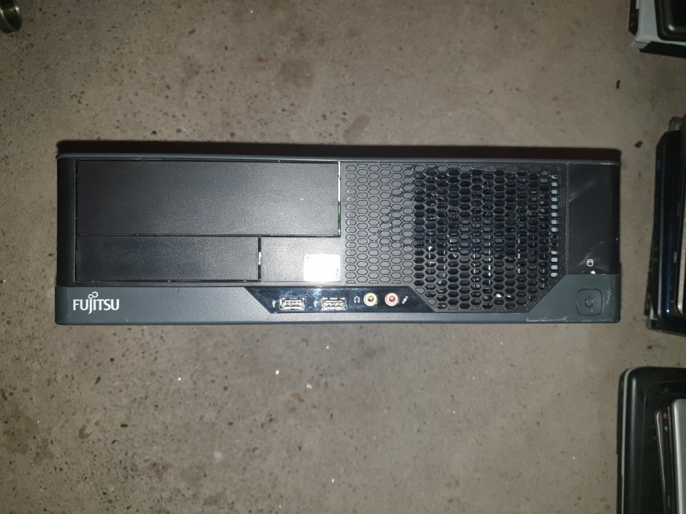 unitate PC Fujitsu cu procesor INTEL CORE 2 duo | arhiva Okazii.ro