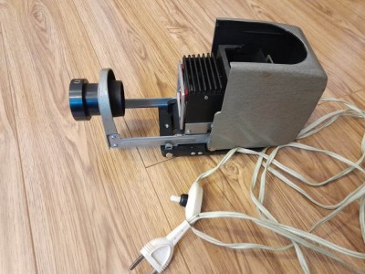 APARAT de PROIECTIE DIAFILM si DIAPOZITIVE,PROIECTOR VINTAGE comunism ...